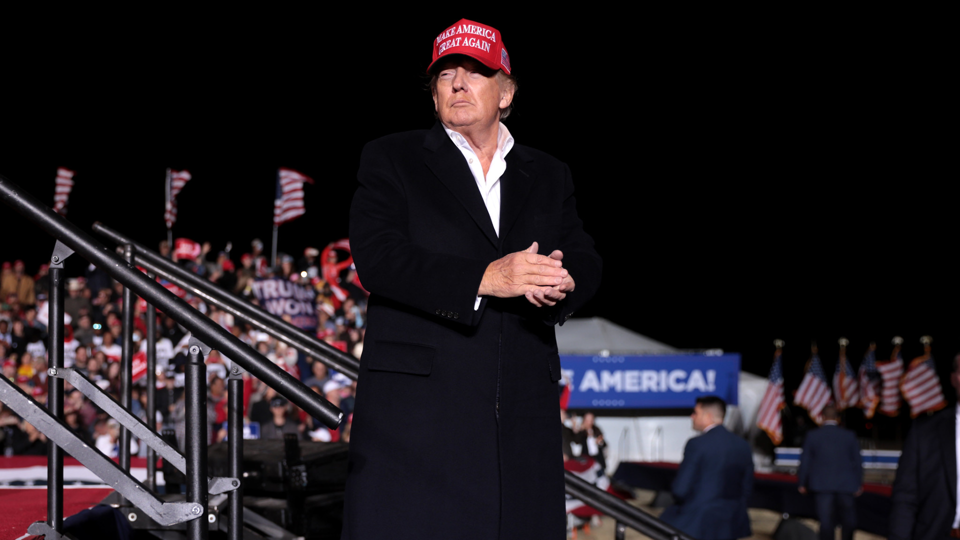 Trump Doesn’t Lift a Finger as His Social Media Stock Deal Circles the ...